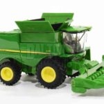 1/64 John Deere S790 Combine With Folding Corn Head - Dalton's Farm Toys