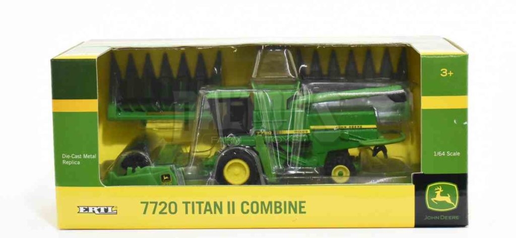 1/64 John Deere 7720 Titan II Combine With Duals - Dalton's Farm Toys