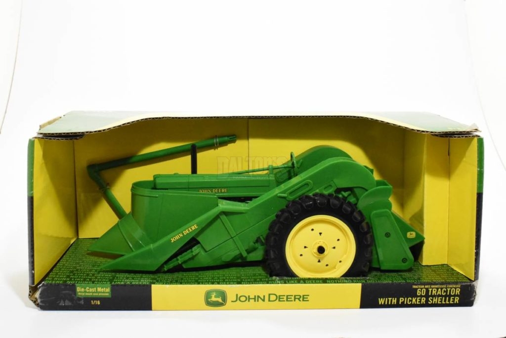 1/16 John Deere 60 Tractor With Corn Picker Sheller - Dalton's Farm Toys