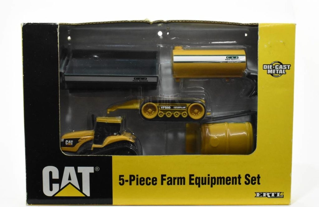 1/64 CAT Caterpillar 5 Piece Farm Set, Includes Challenger 45 Tractor ...