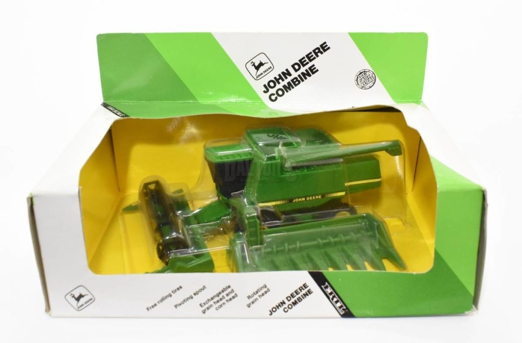 1/64 John Deere 9500 Combine - Dalton's Farm Toys