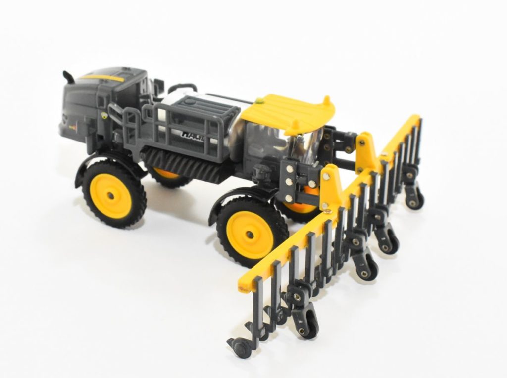 1/64 Hagie STS16 Sprayer With Nitrogen Bar - Dalton's Farm Toys
