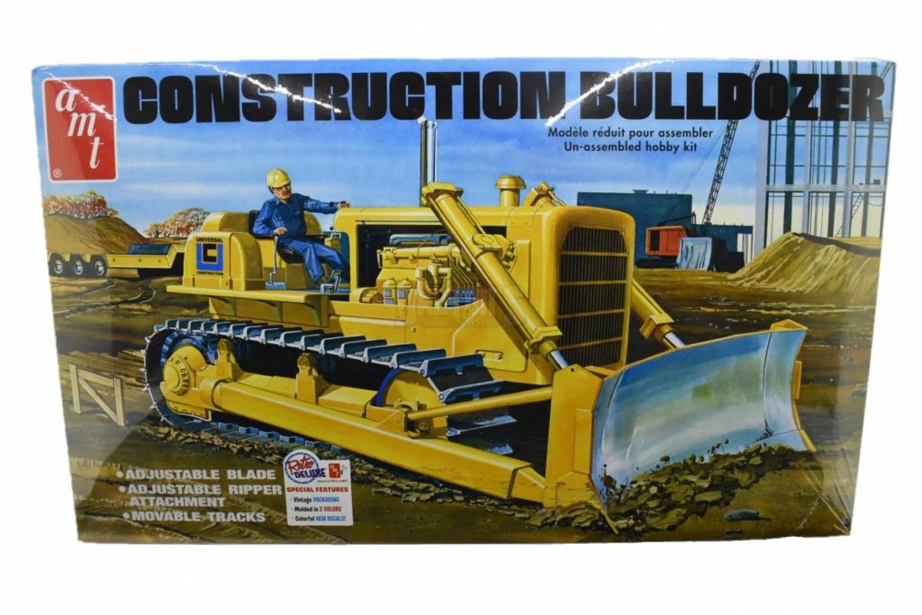1/25 Caterpillar D8H Dozer Crawler Model Kit - Dalton's Farm Toys