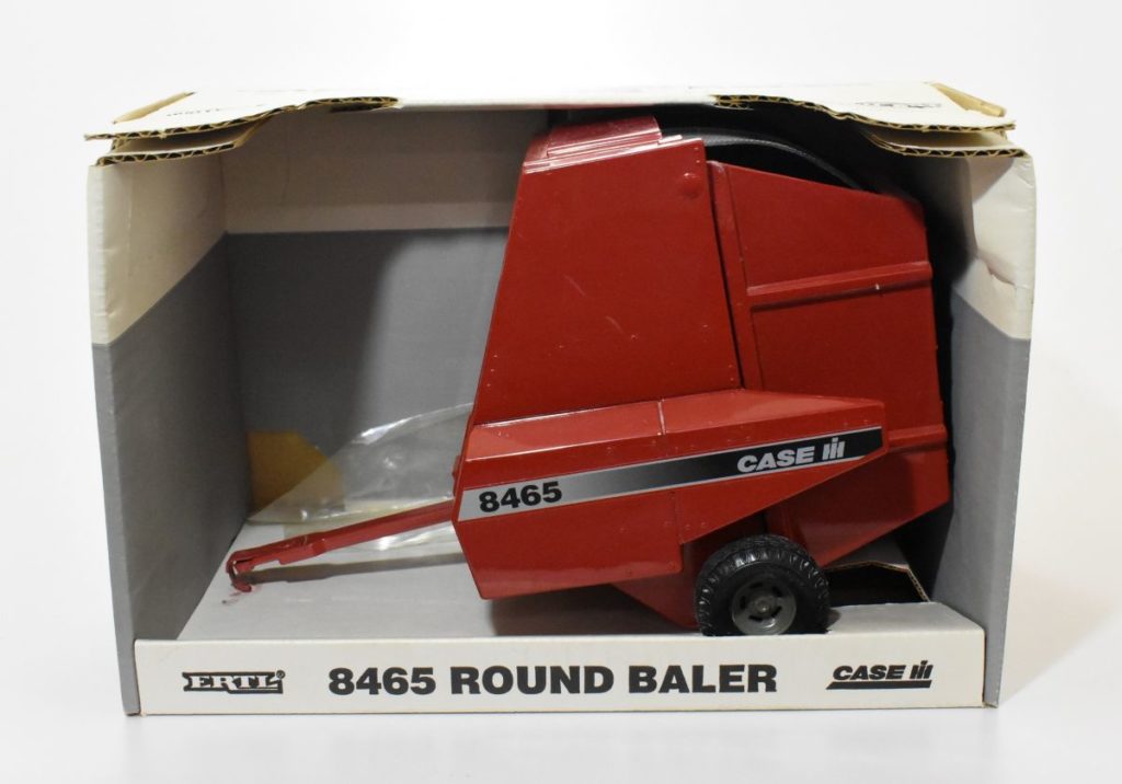 1/16 Case IH 8465 Round Baler - Dalton's Farm Toys