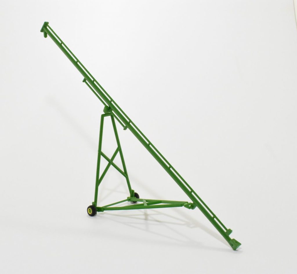 1/64 80' Grain Auger Green - Dalton's Farm Toys