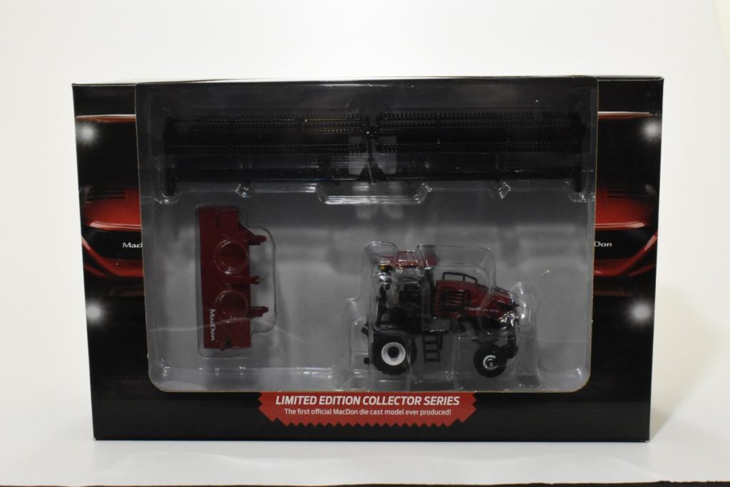 1/64 Macdon Self Propelled Swather With Draper Head - Dalton's Farm Toys