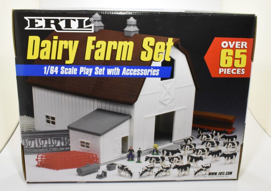 1/64 Dairy Barn Playset With Holstein Cows - Dalton's Farm Toys