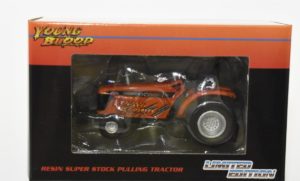 1/64 Agco Young Blood Pulling Tractor - Daltons Farm Toys