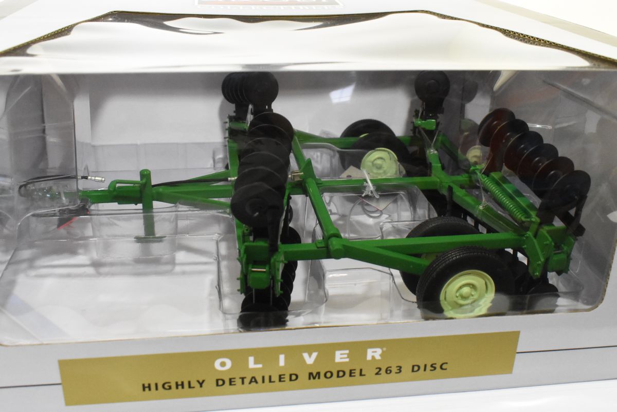 1/16 Oliver Model 263 Disk With Folding Wings - Dalton's Farm Toys