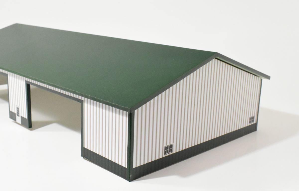 1/64 Green & White 60 x 120 Machine Shed With 2 Doors - Dalton's Farm Toys