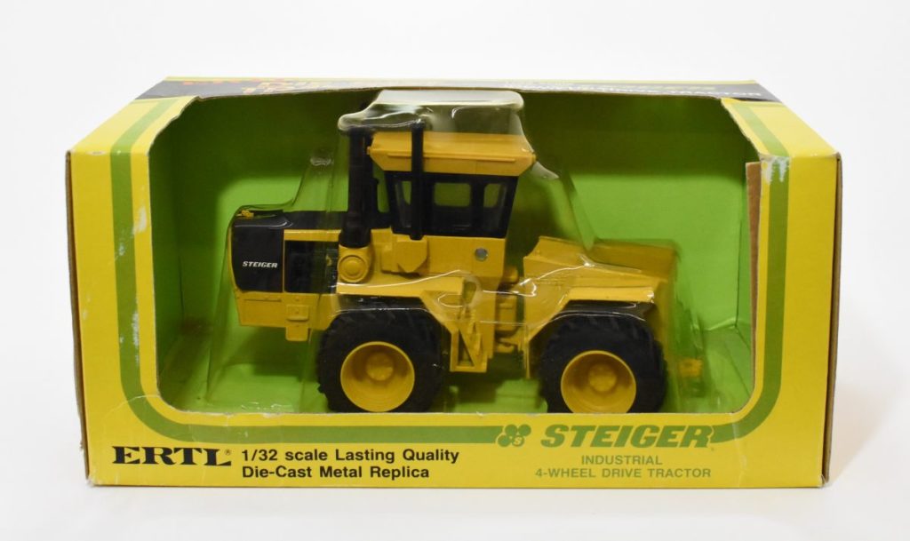 1/32 Steiger Industrial 4WD Tractor - Dalton's Farm Toys