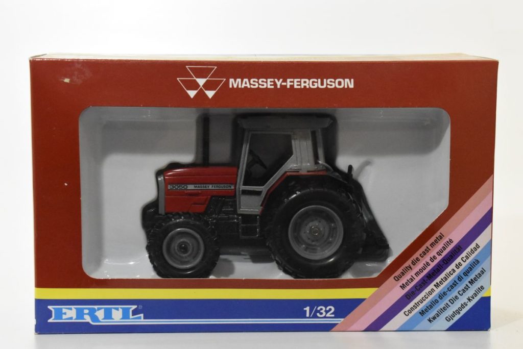 1/32 Massey Ferguson 3050 Tractor With Front Wheel Assist - Dalton's Farm Toys