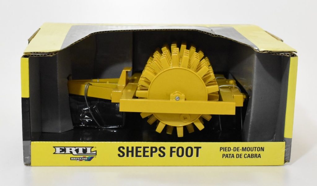 1/16 Sheeps Foot Roller Packer - Dalton's Farm Toys