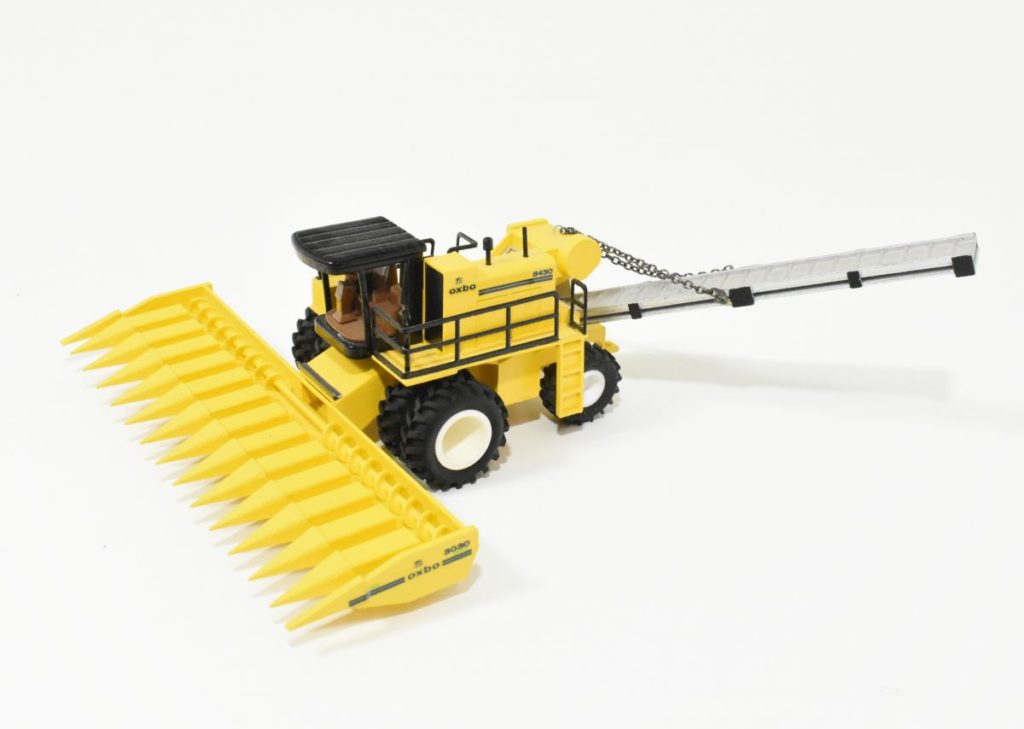 1/64 Custom Oxbo 8430 Sweet Corn Harvester - Dalton's Farm Toys