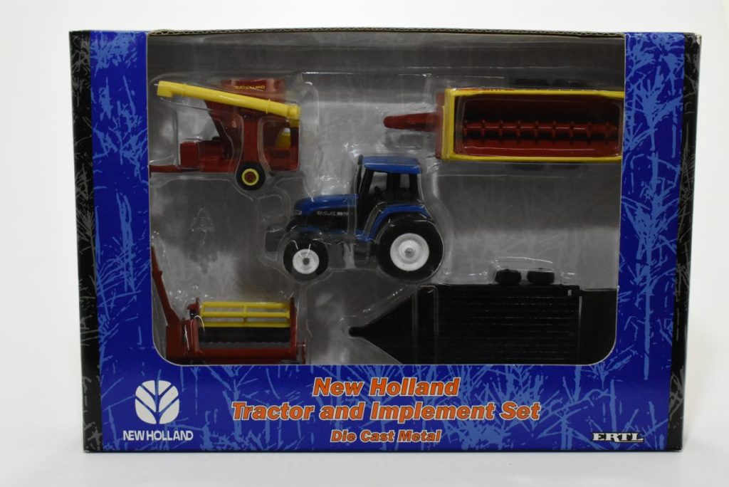 1/64 New Holland 8870 Tractor & Implement Set - Dalton's Farm Toys