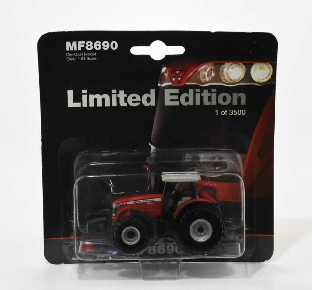 1/64 Massey Ferguson 8690 Tractor With Singles - Dalton's Farm Toys