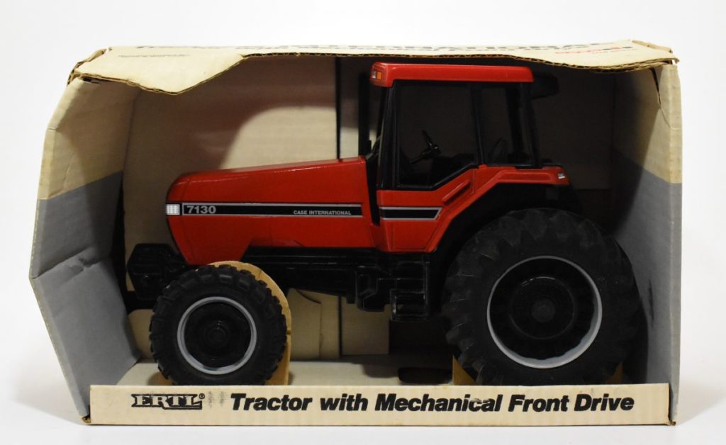 1/16 Case International 7130 Tractor With Front Wheel Assist, Early Version - Dalton's Farm Toys