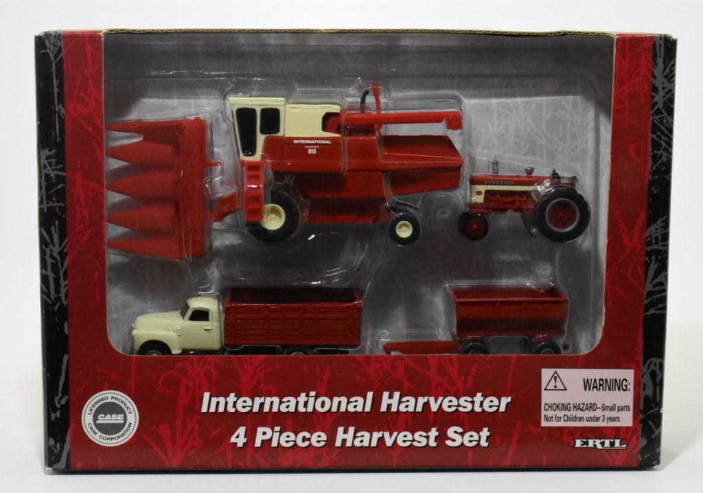 1/64 International Harvester Vintage Harvest Set With 815 Combine ...