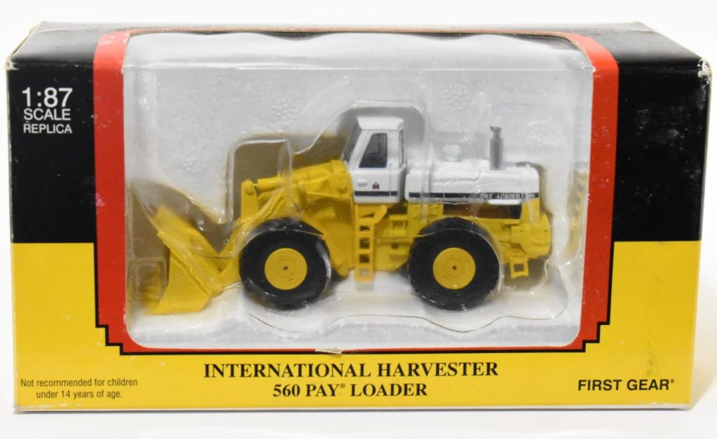 1/87 International Harvester 560 Pay Loader - Dalton's Farm Toys