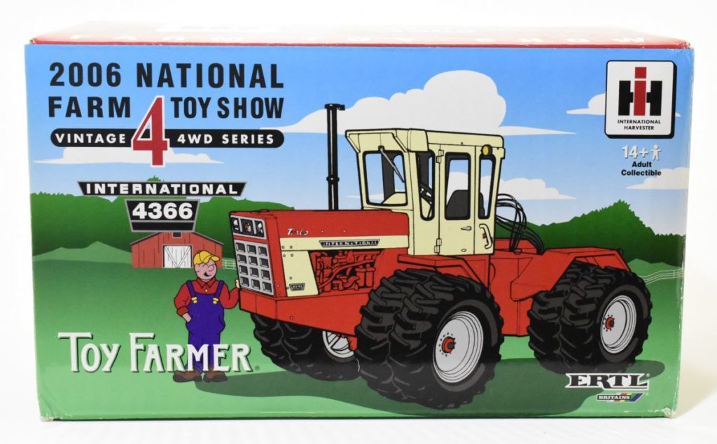 1/32 International Harvester 4366 4WD Tractor With Duals, Toy Farmer ...