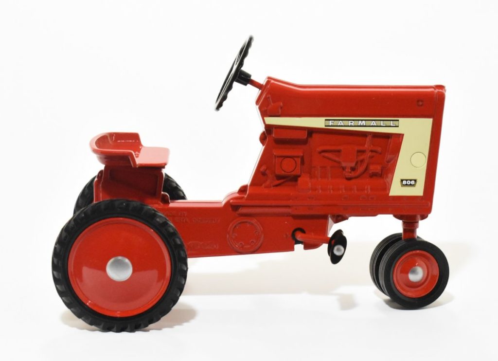 1/8 Farmall 806 Pedal Tractor Replica - Dalton's Farm Toys
