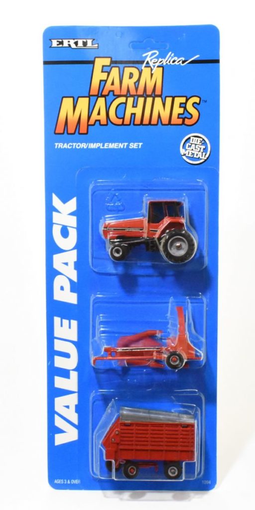 1/64 3 Piece Case International Set With 7130 Tractor, Forage Chopper ...