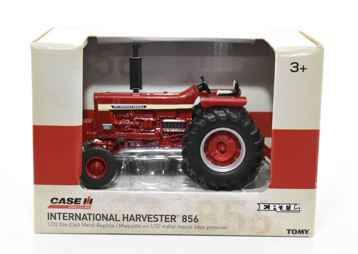 1/32 International Harvester 856 Tractor With Wide Front - Dalton's ...