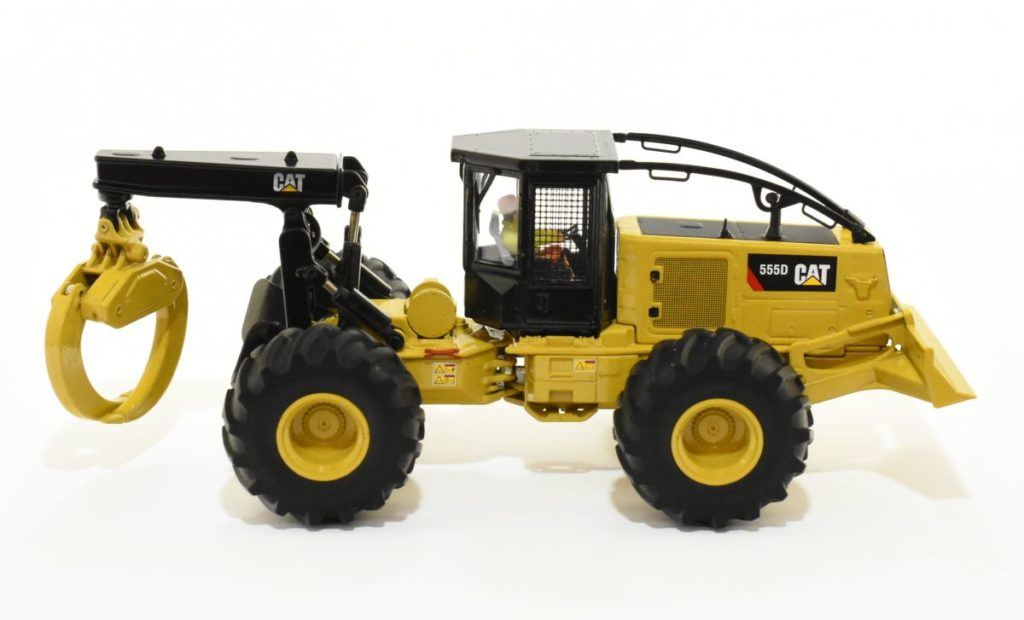 1/50 Cat Caterpillar 555D Wheeled Log Skidder - Dalton's Farm Toys
