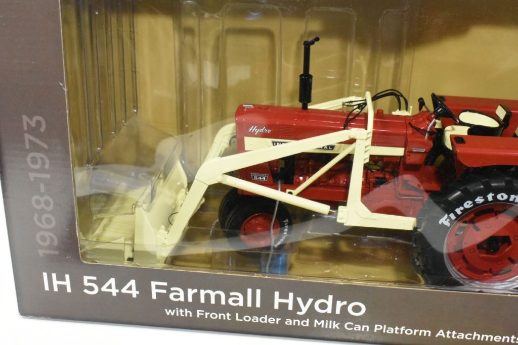 1/16 International Harvester Farmall 544 Tractor Loader & Platform With ...