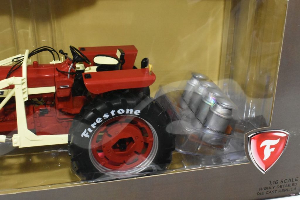 1/16 International Harvester Farmall 544 Tractor Loader & Platform With ...