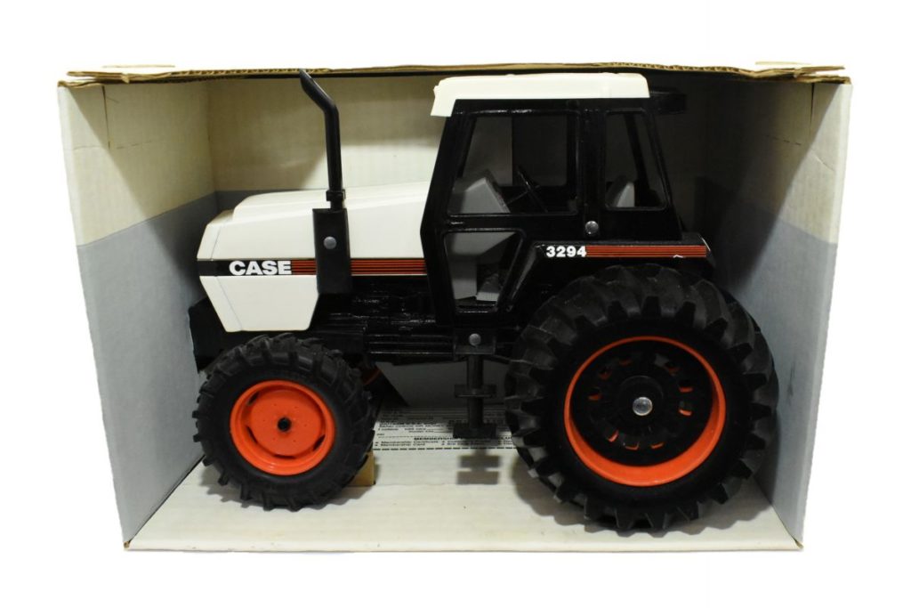 1/16 Case 3294 Tractor W/ Front Wheel Assist - Dalton's Farm Toys