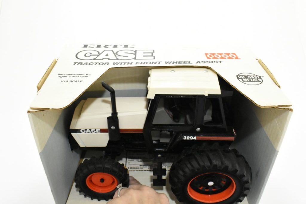 1/16 Case 3294 Tractor W/ Front Wheel Assist - Dalton's Farm Toys