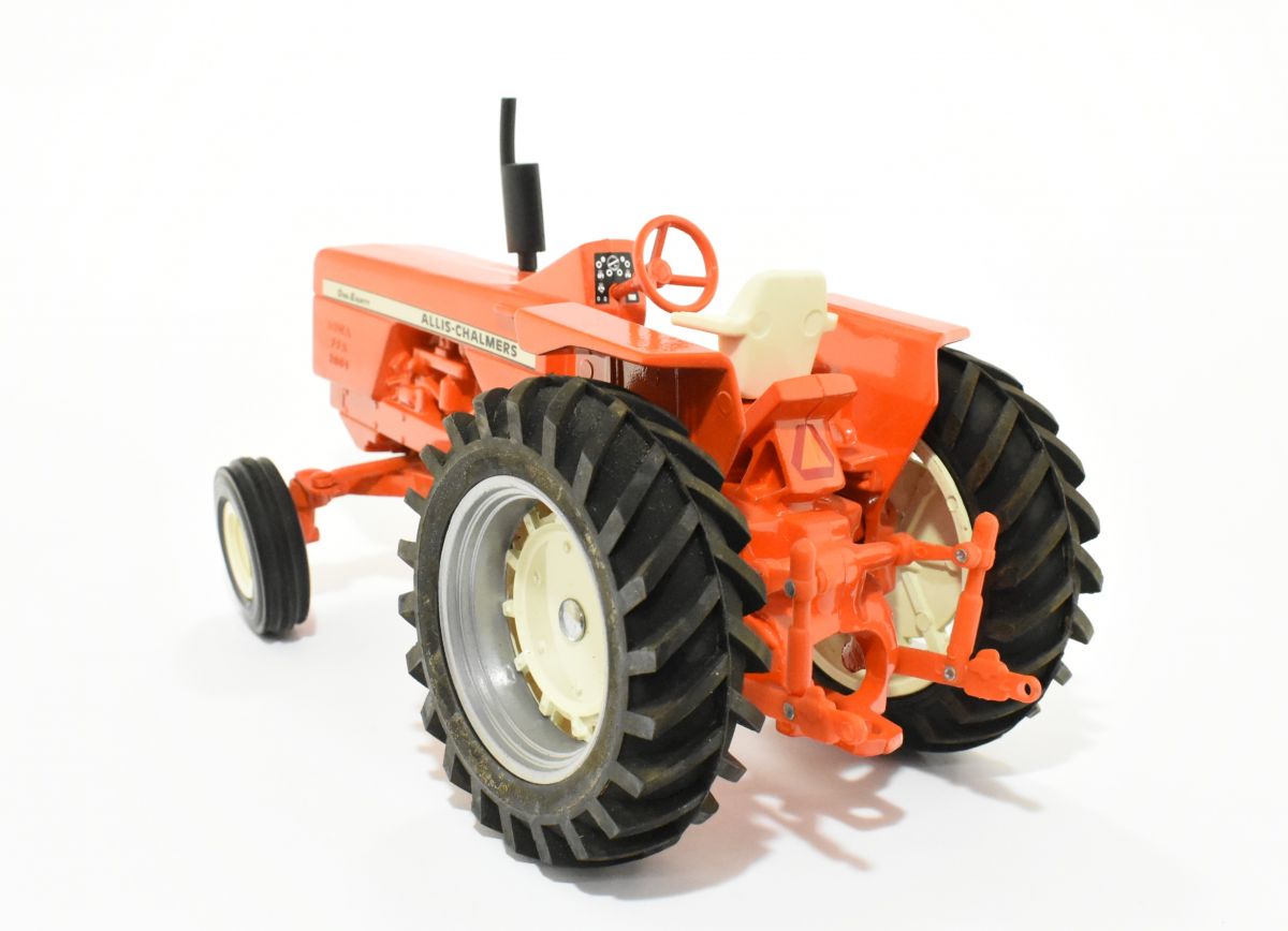1/16 Allis Chalmers 180 Tractor, 2004 Iowa FFA - Dalton's Farm Toys