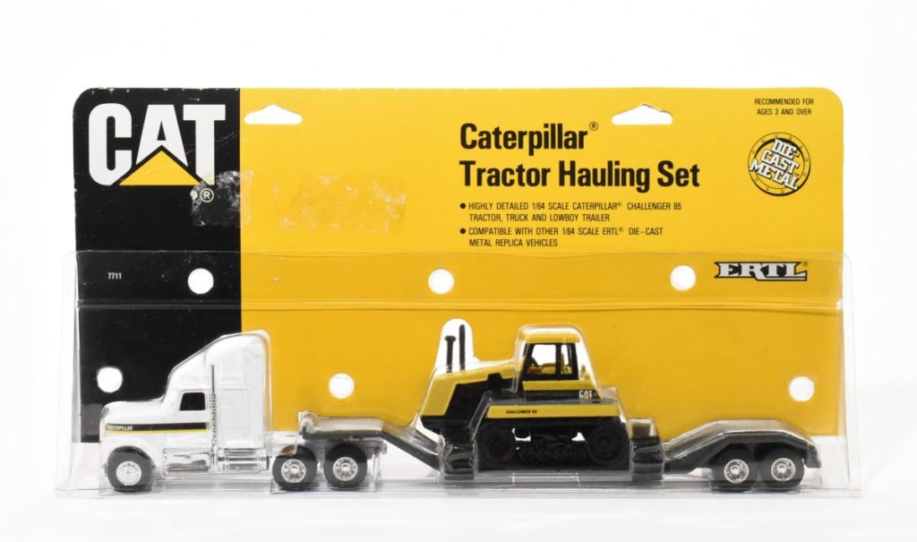 1/64 Caterpillar Semi Hauling Set With Caterpillar Challenger 65 ...