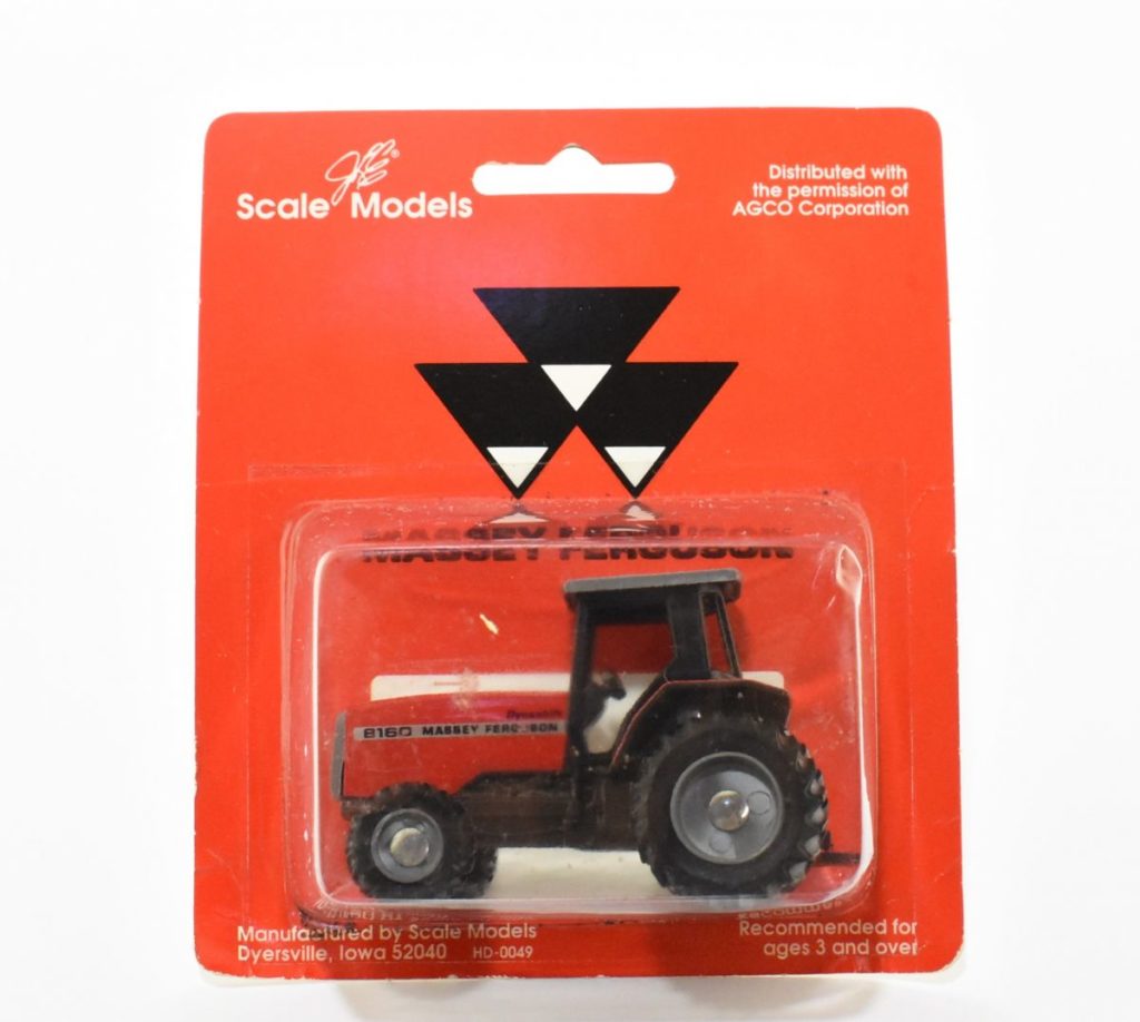 1/64 Massey Ferguson 8160 Tractor With Front Wheel Assist - Dalton's Farm Toys