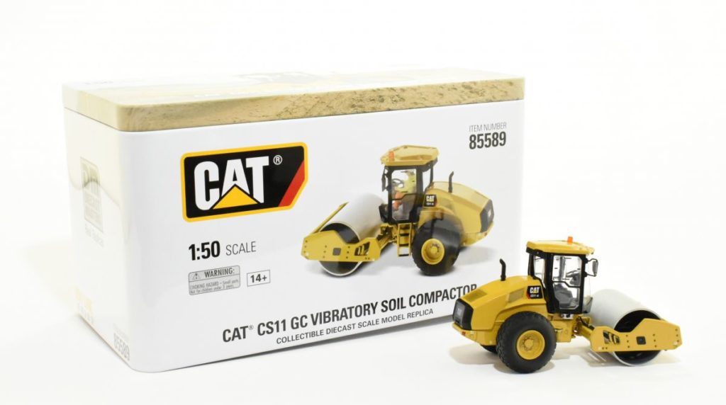 1/50 Cat Caterpillar CS11 Vibratory Soil Compactor - Dalton's Farm Toys