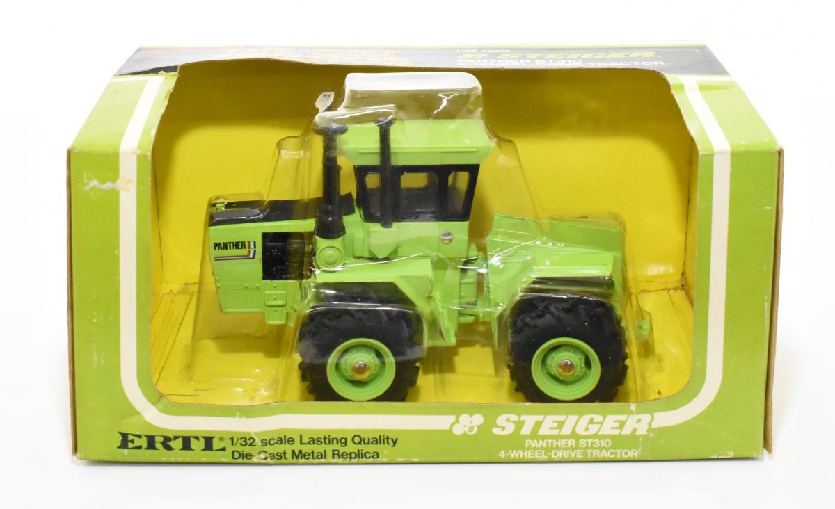 1/32 Steiger Panther ST310 4WD Tractor - Dalton's Farm Toys