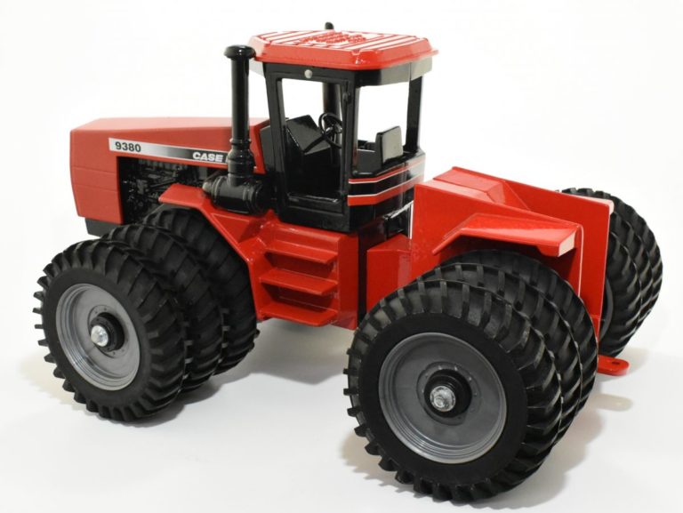 1/16 Case IH 9380 4wd Tractor With Triples - Dalton's Farm Toys