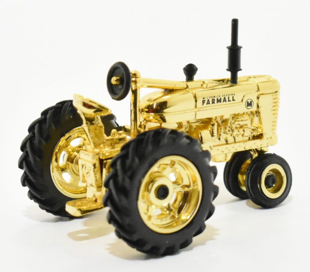 1/64 Gold Farmall M Tractor - Dalton's Farm Toys