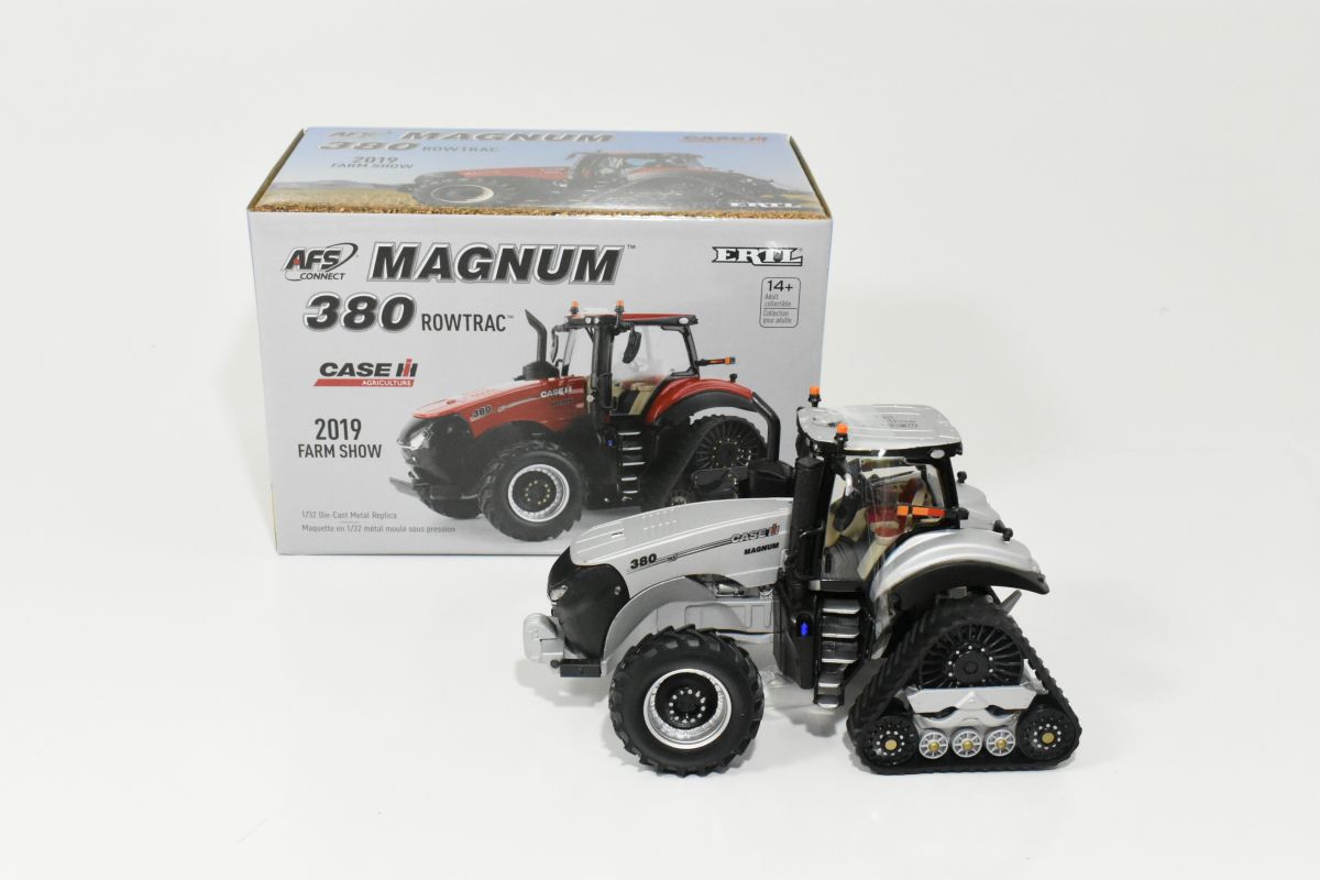 1/32 Case IH 380 Magnum Row Trac Tractor, 2019 Farm Show, Silver Chaser ...