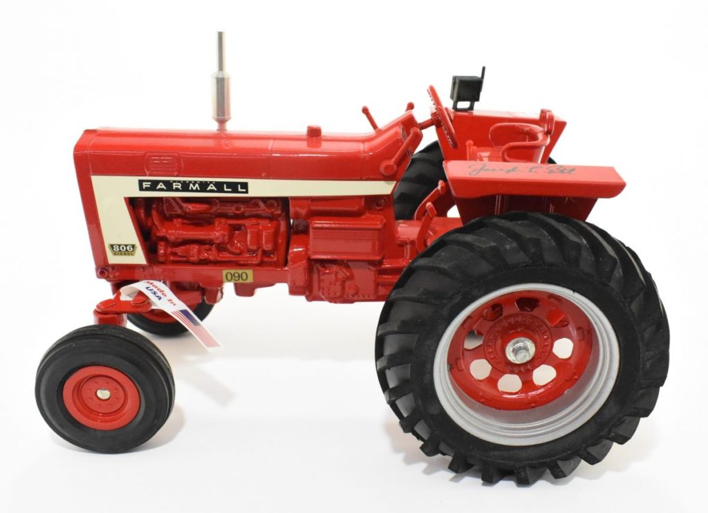 1/16 International Harvester Farmall 806 Tractor W/ Fender Mounted ...