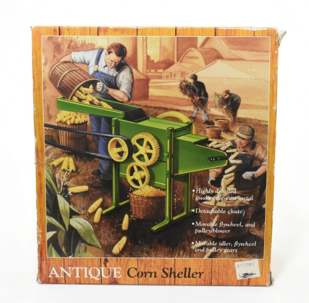 1/8 Antique Corn Sheller Green - Dalton's Farm Toys