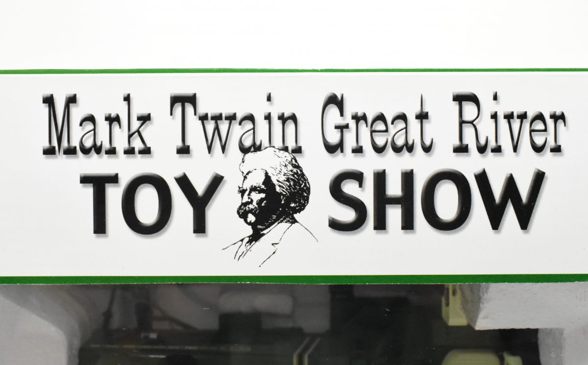 1/16 Oliver G-1355 Tractor, Mark Twain Toy Show Edition - Dalton's Farm ...