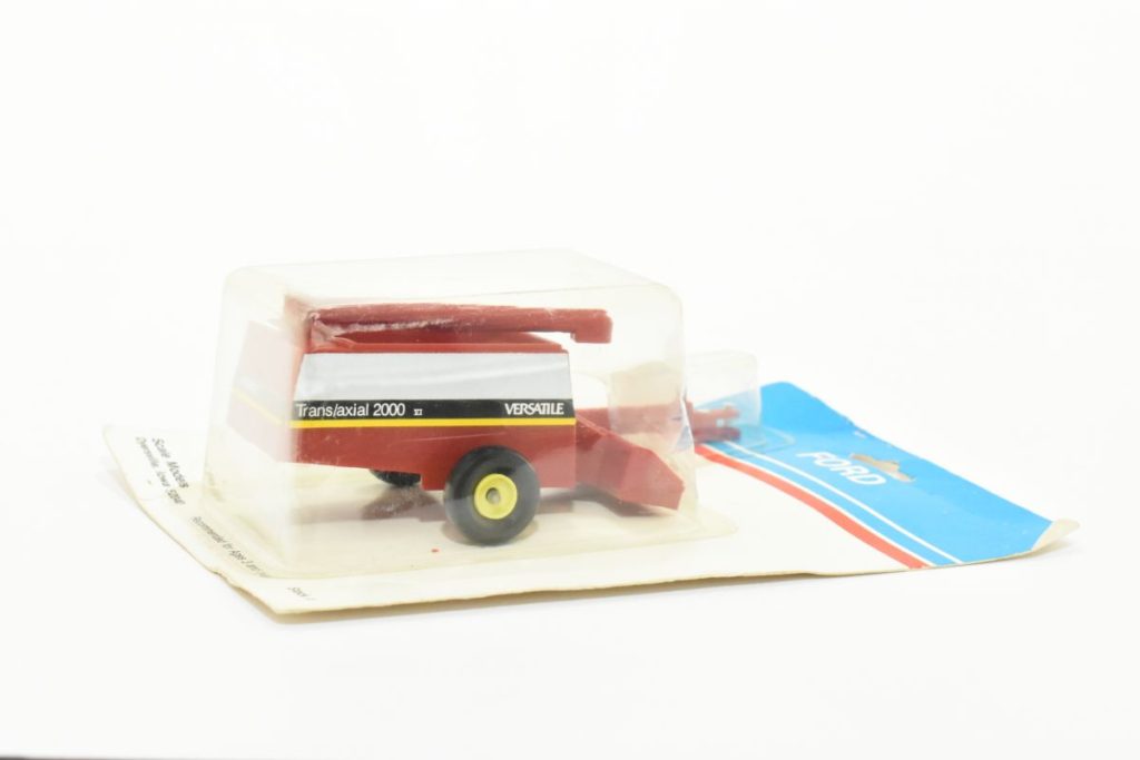 1/64 Ford Versatile Trans/Axial 2000 Pull Type Combine With Lemon ...