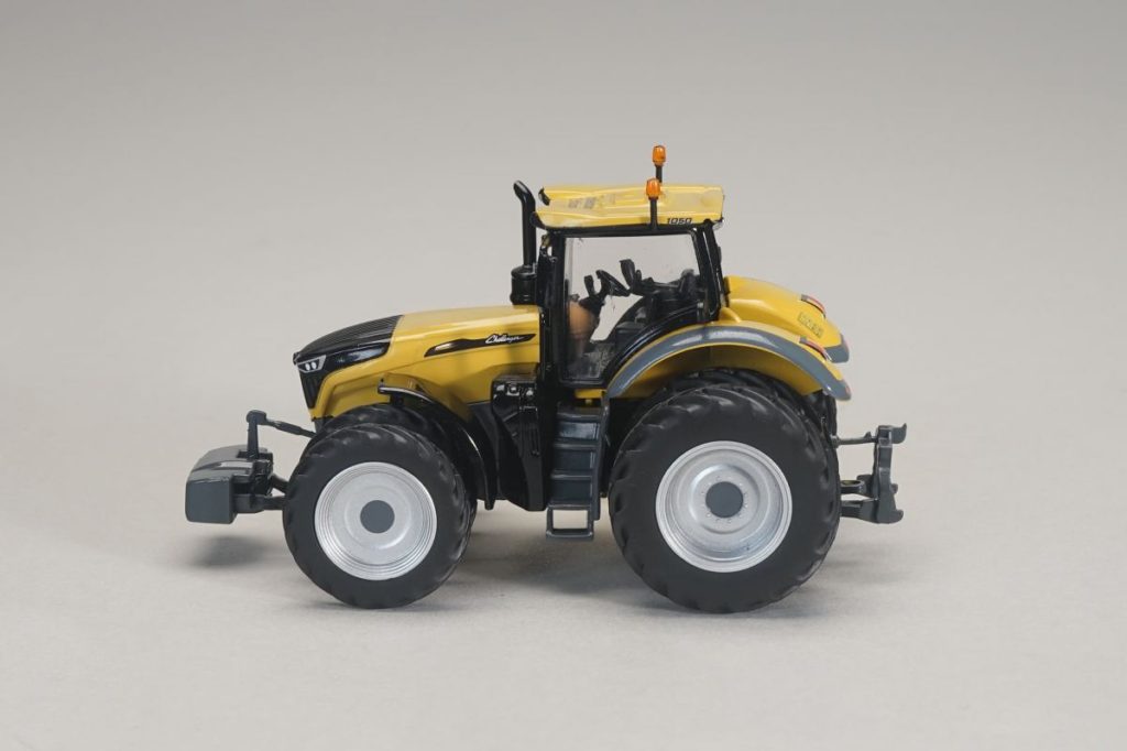 1/64 Challenger 1050 Tractor With Skinny Duals On Front And Rear ...