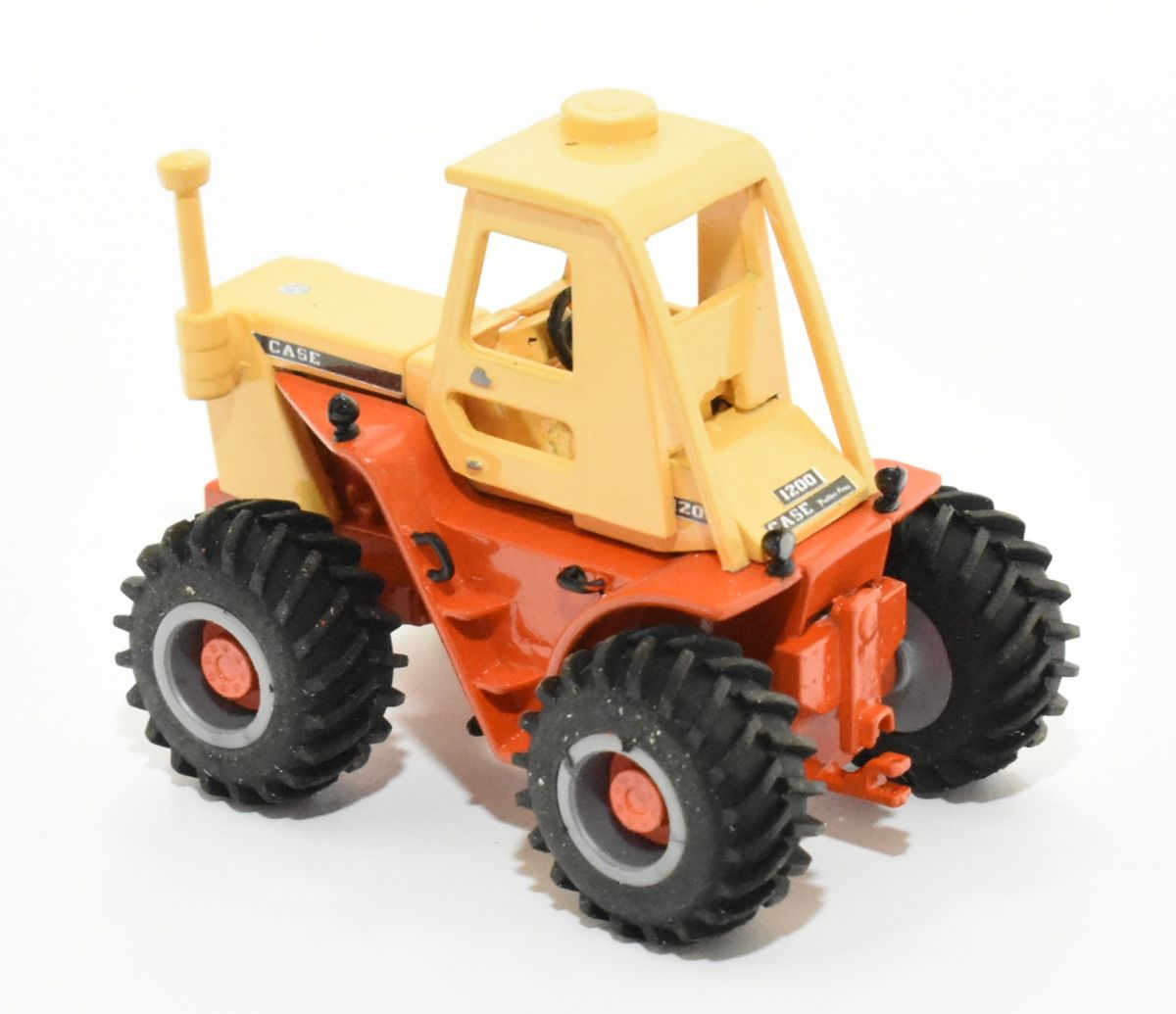 1/64 Case 1200 4WD Tractor With Cab - Dalton's Farm Toys