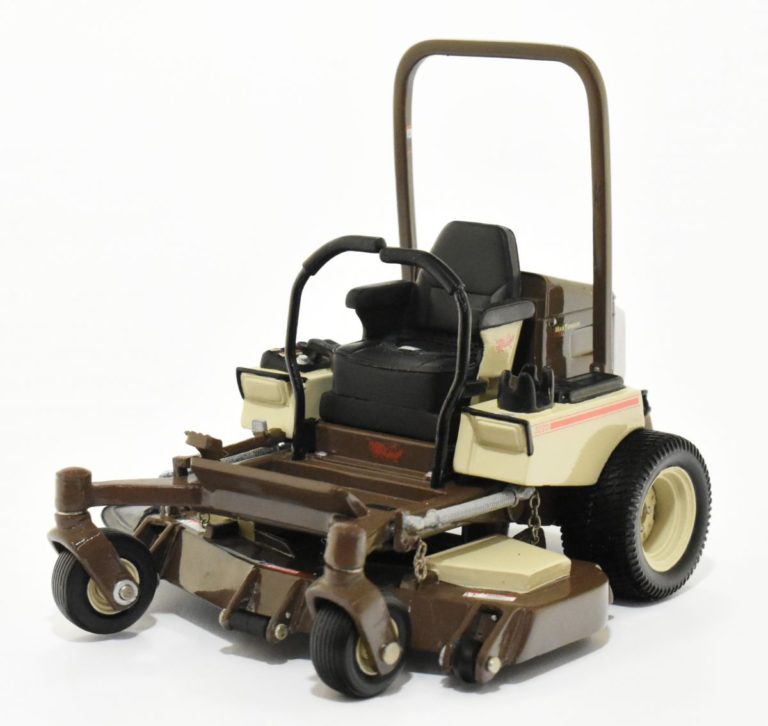 1/16 Grasshopper 322D Zero Turn Lawn Mower - Dalton's Farm Toys