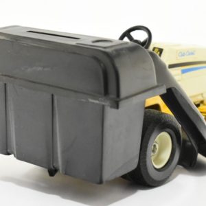 1/16 Cub Cadet Lawn Mower - Dalton's Farm Toys