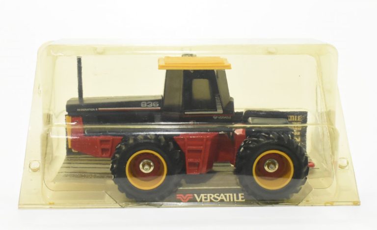 1/32 Versatile 836 Designation 6 4WD Tractor With Duals - Dalton's Farm ...