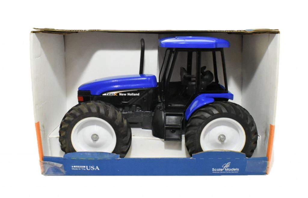 1/16 New Holland TV145 Bi-Directional 4wd Tractor - Dalton's Farm Toys